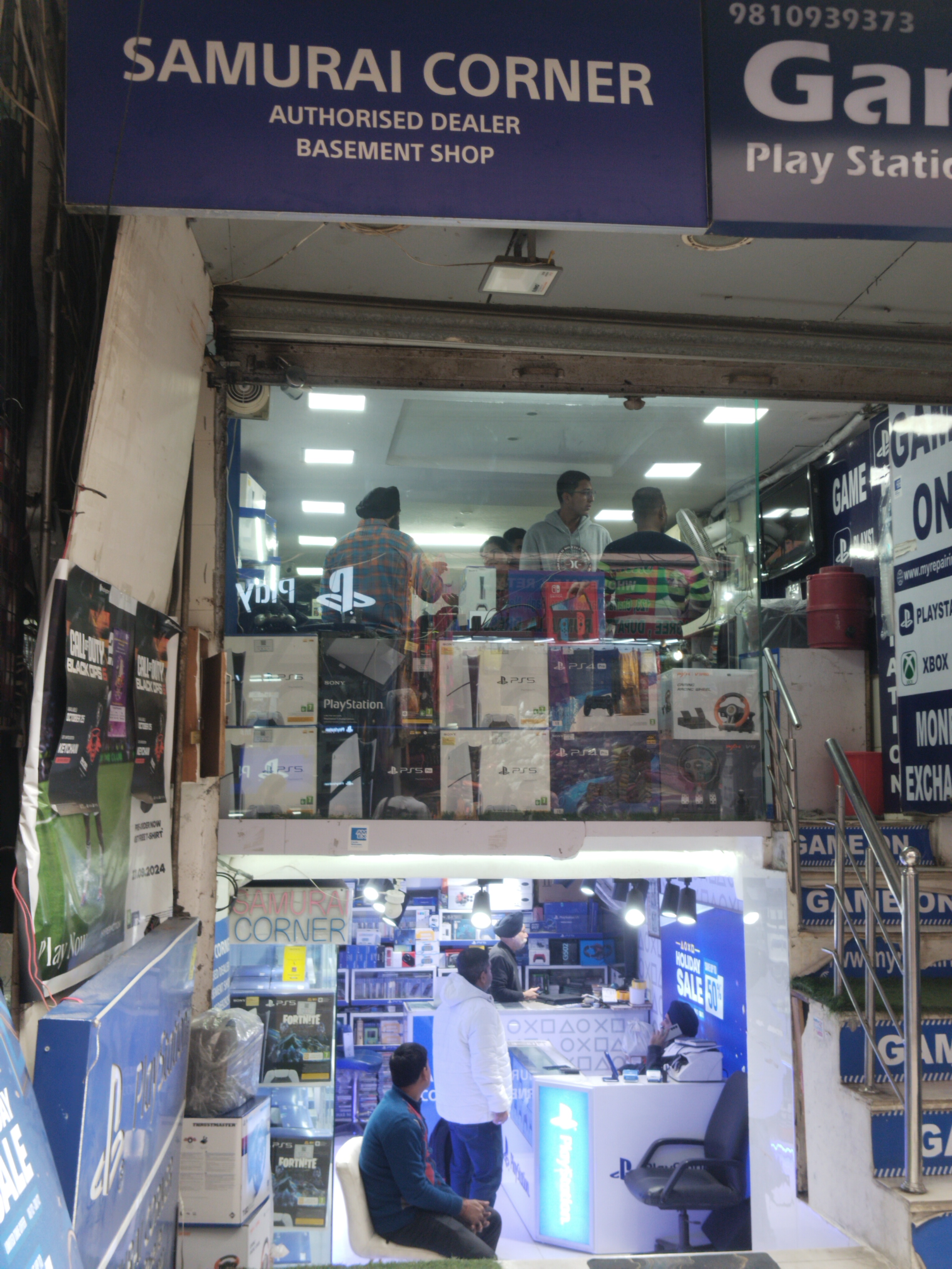 samurai corner deals in all type of games repairing and PlayStation dealer